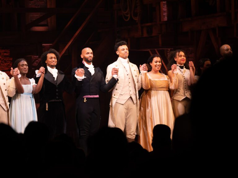 Oliver Edward Archive - Die Frau schaut hin